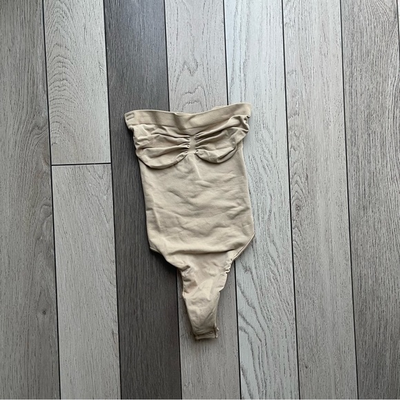 SKIMS | Intimates & Sleepwear | Skims Strapless Thong Bodysuit | Poshmark